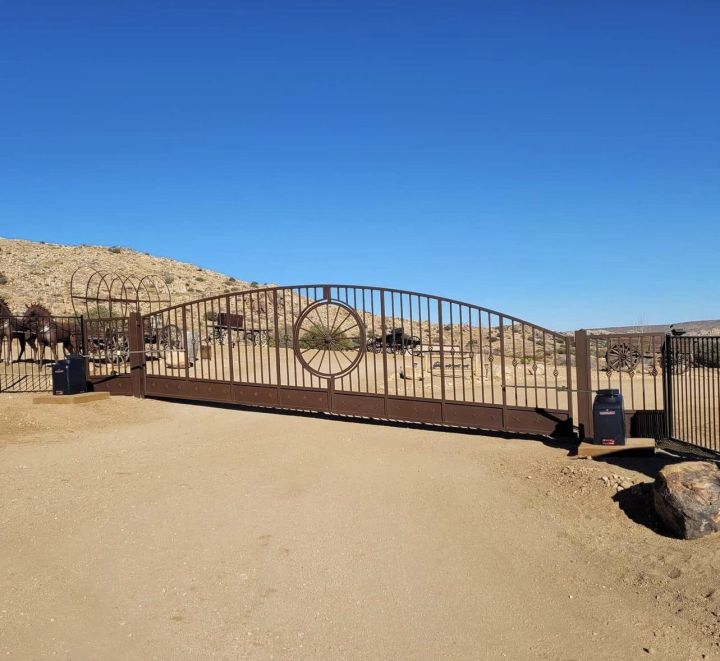 Pahrump Custom Double Drive Gates | Snowden Designs